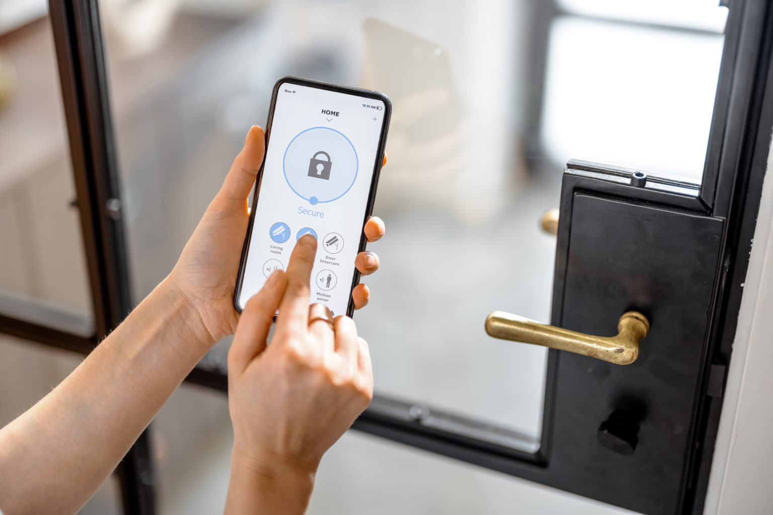 How To Make Your Home More Secure Against Burglars - Smash-Tech How To Make Your Home More Secure Against Burglars - Smash-Tech